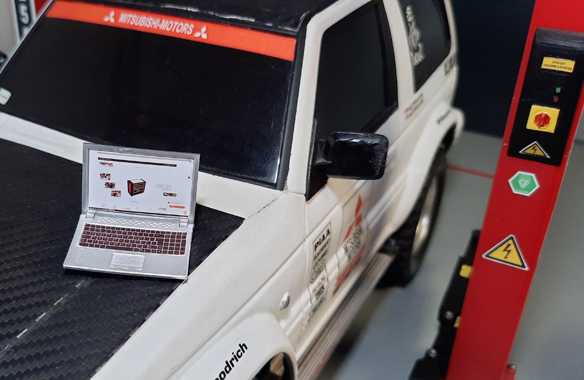 RC3D 1:10 Scale Laptop Notebook Silver RC Diorama Garage - Etsy