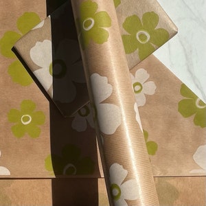 Green White Floral Print Eco Friendly Gift Wrapping Paper, 100% ...