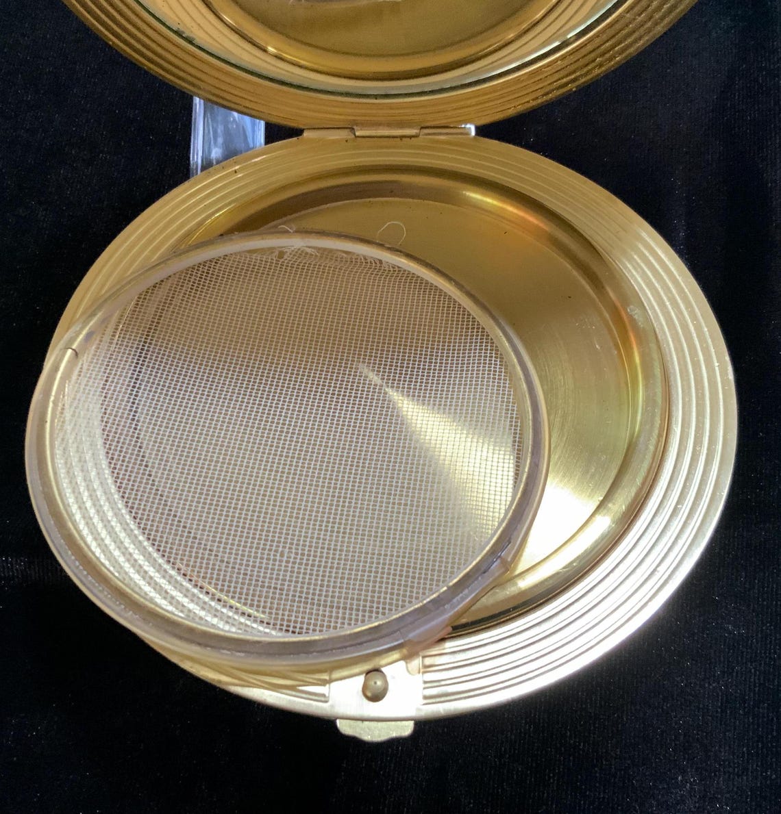 Evans Large 5” Flapjack Vintage Powder Compact. Duotone Gold and Rose ...