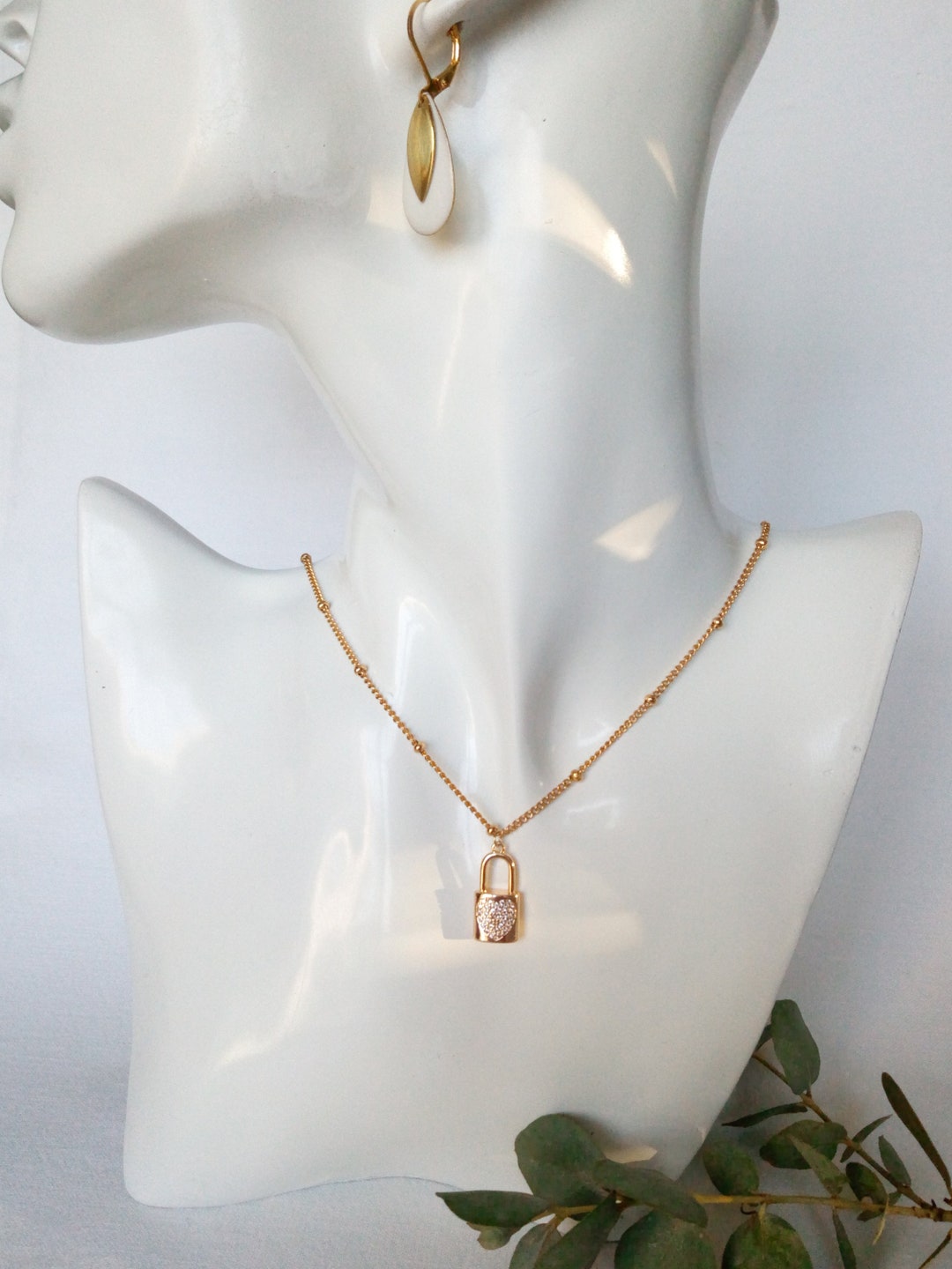 Necklace Flush With the Neck Woman Chain Steel Padlock Heart ...