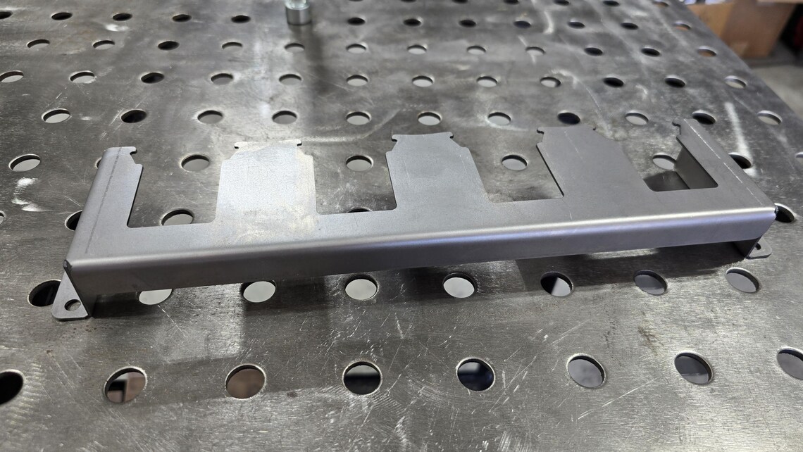 4 Place Battery Holder With Locking Tabs for Wall or Under Cabinet ...