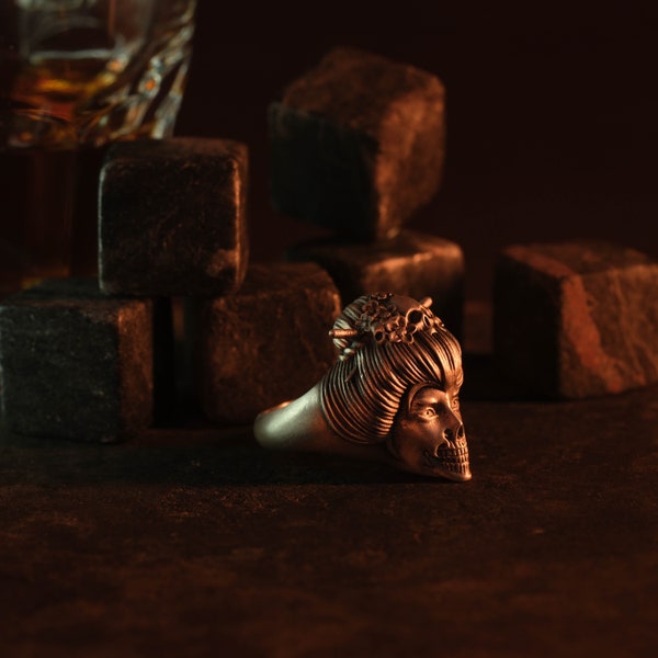 Haunted Ring - Etsy