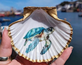 Rainbow Jellyfish Ring Dish Scallop Shell Gilded Gold Varnished Shiny ...