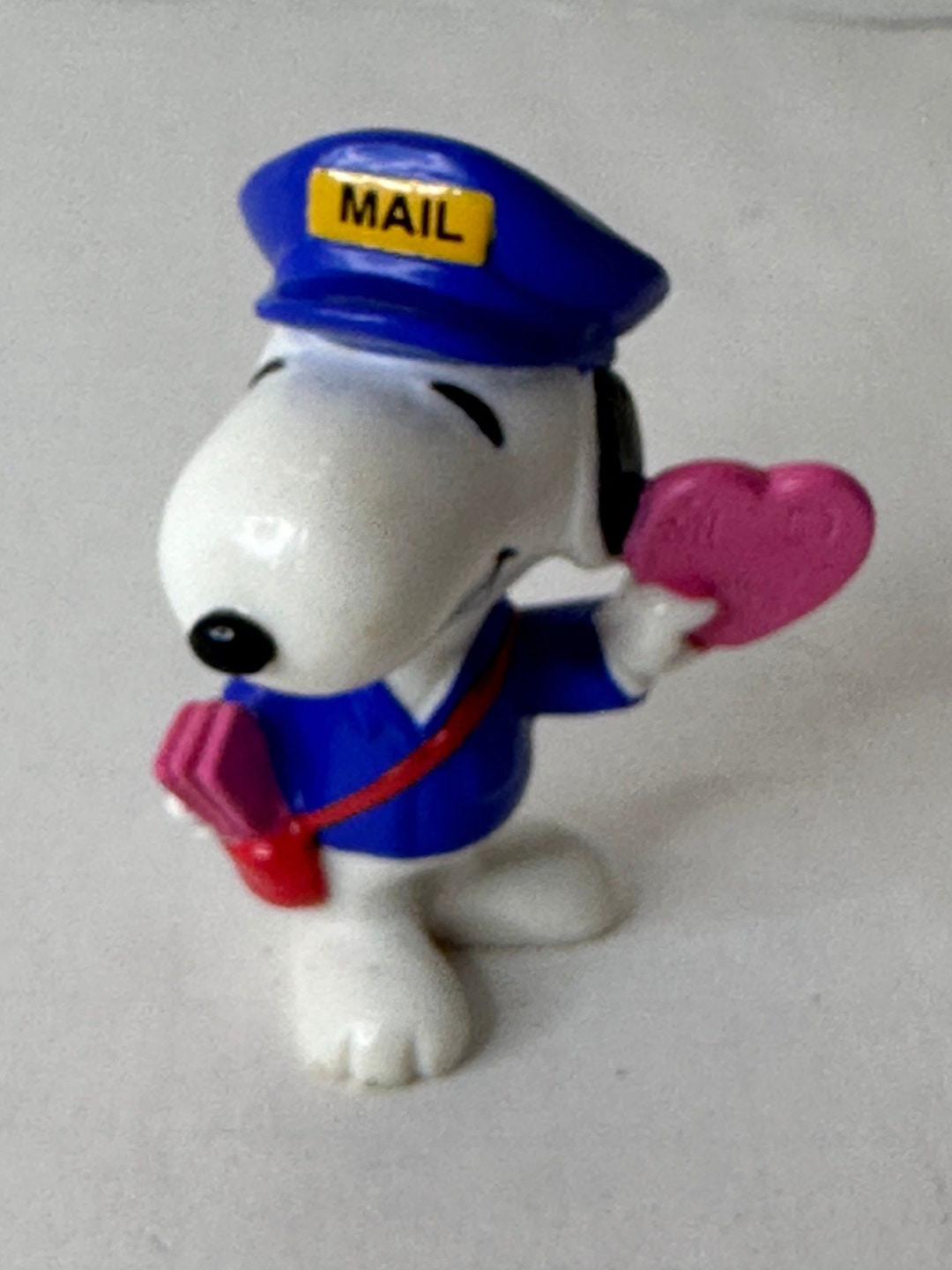 Peanuts Snoopy Mailman Valentines Heart Whitmans Candy PVC Figurine ...