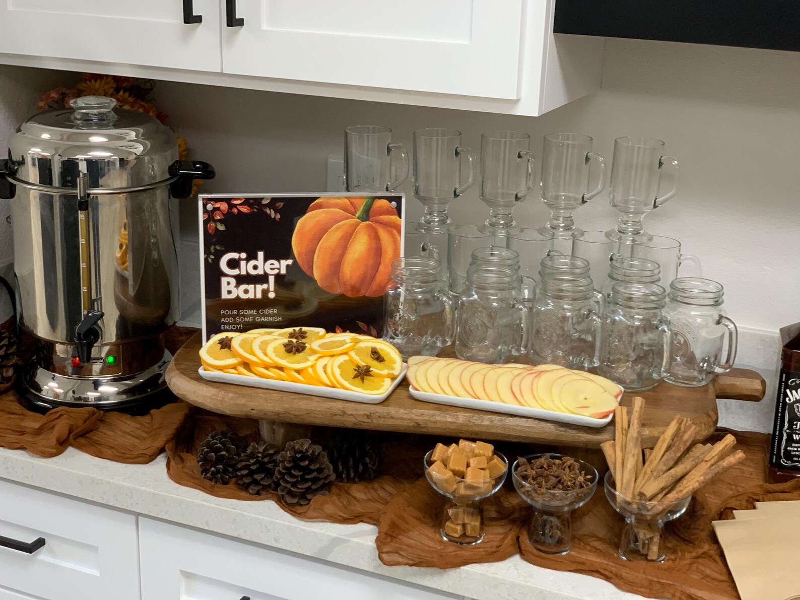 Thanksgiving Cider Bar Sign, Friendsgiving Fall Decor (8.5x11) - Etsy