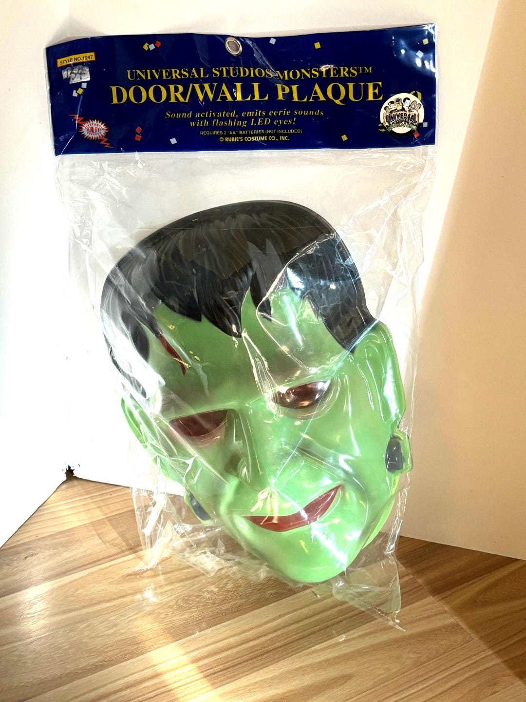 Vintage 1993 Universal Monsters Frankenstein & Dracula Light up Noise ...