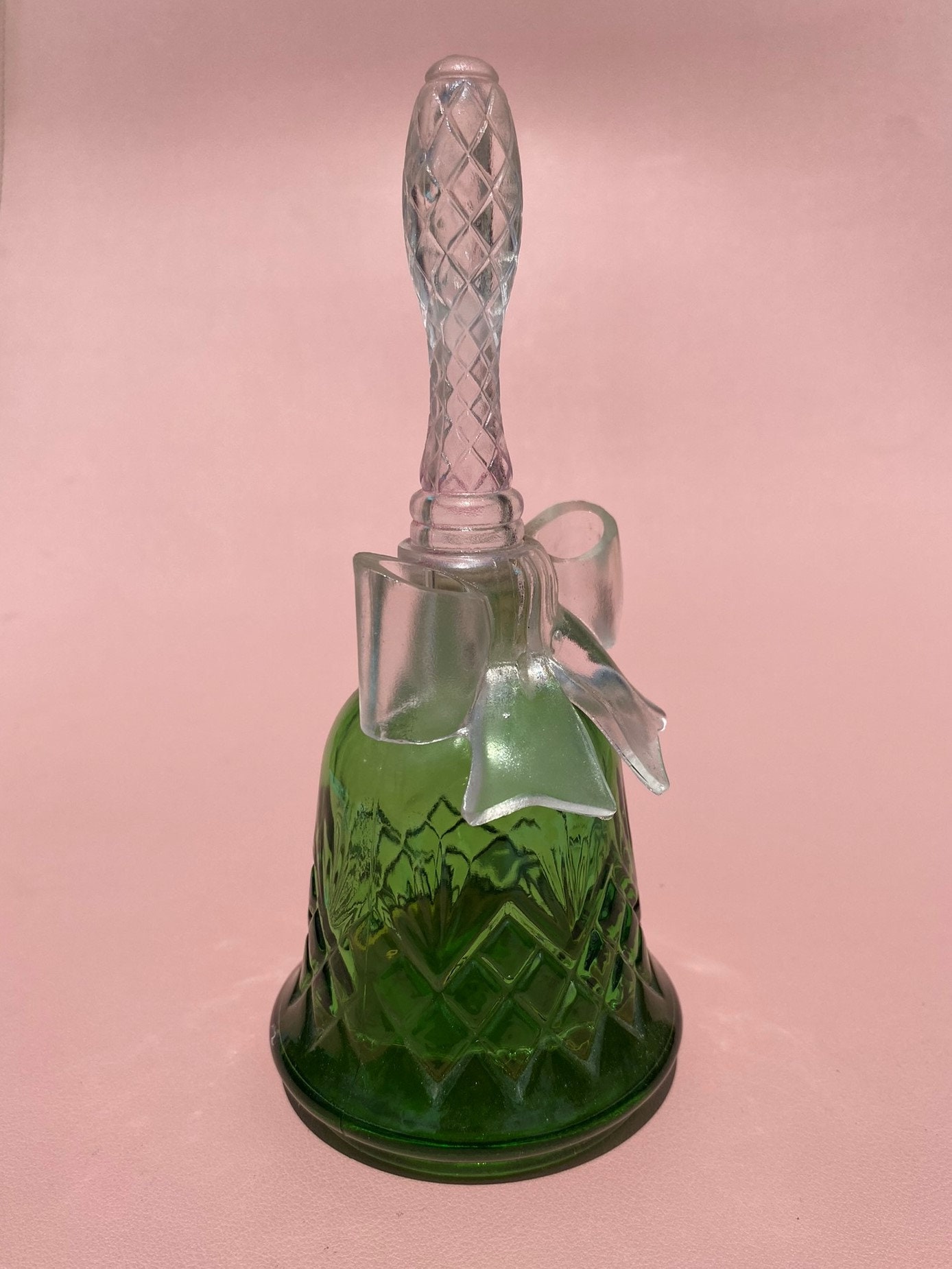 Collection vintage Avon Charisma Parfum Vert Verre Pressé Main Cloche ...