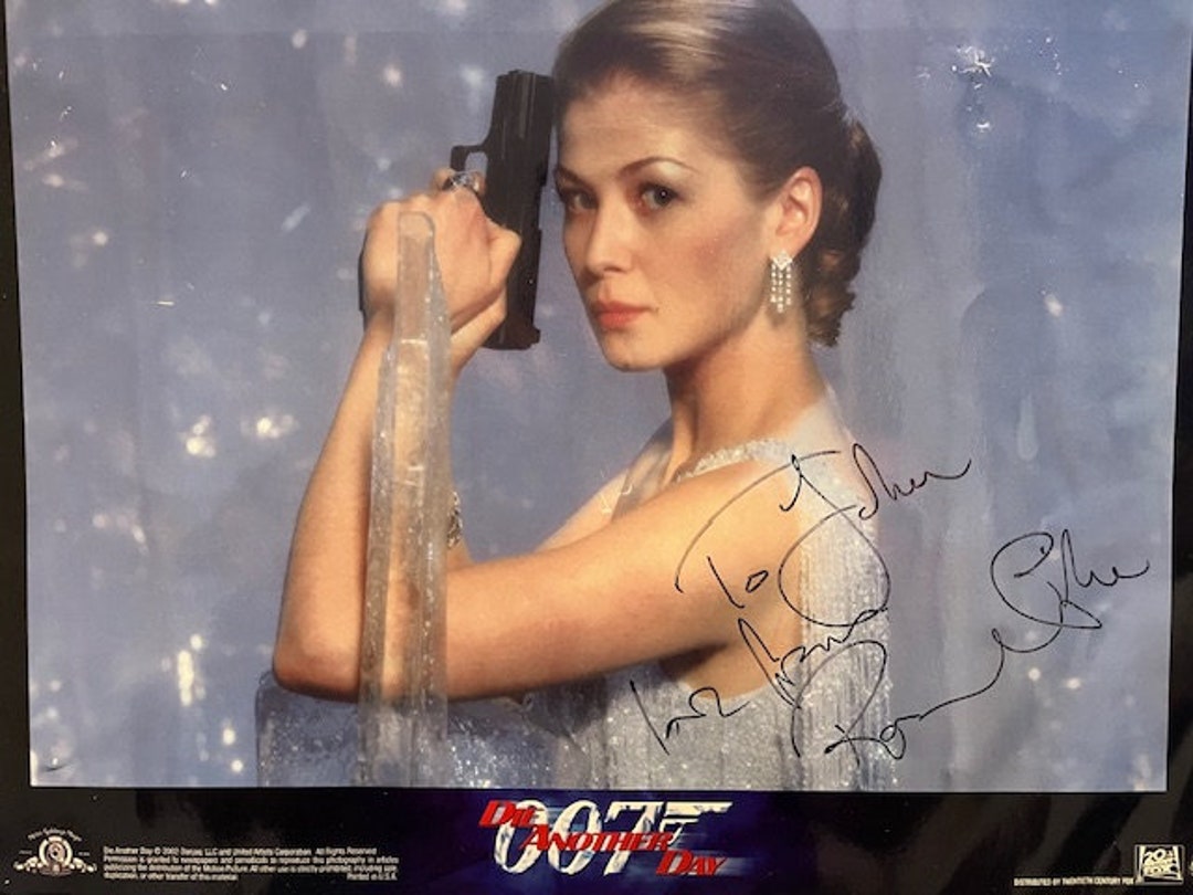 James Bond Girl Rosamund Pike Autographed Photo From Die Another Day ...