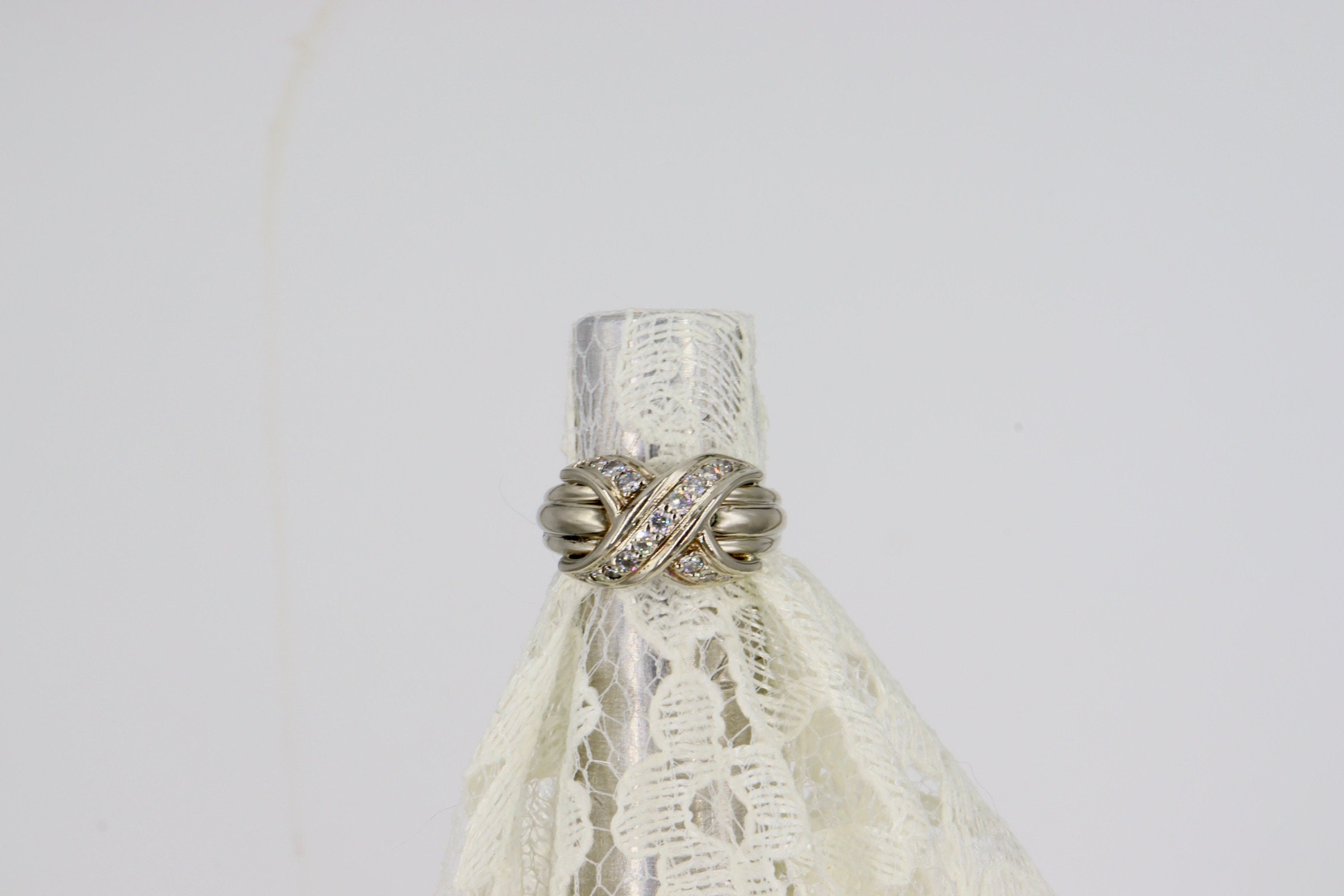 Tiffany & Co. Criss Cross 18k White Gold Round Diamond Ring - Etsy