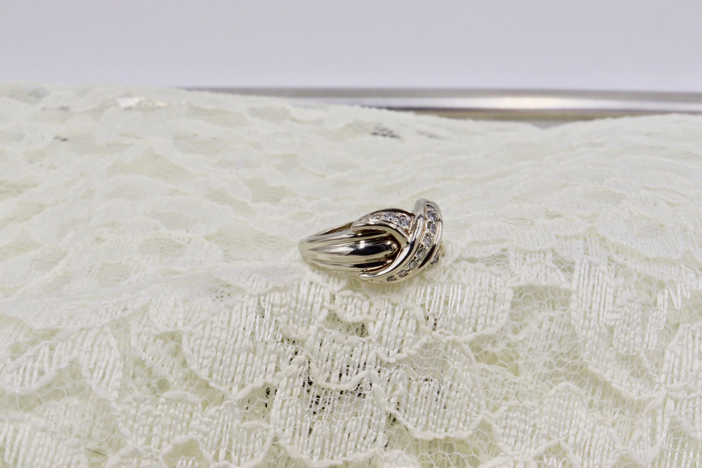 Tiffany & Co. Criss Cross 18k White Gold Round Diamond Ring - Etsy