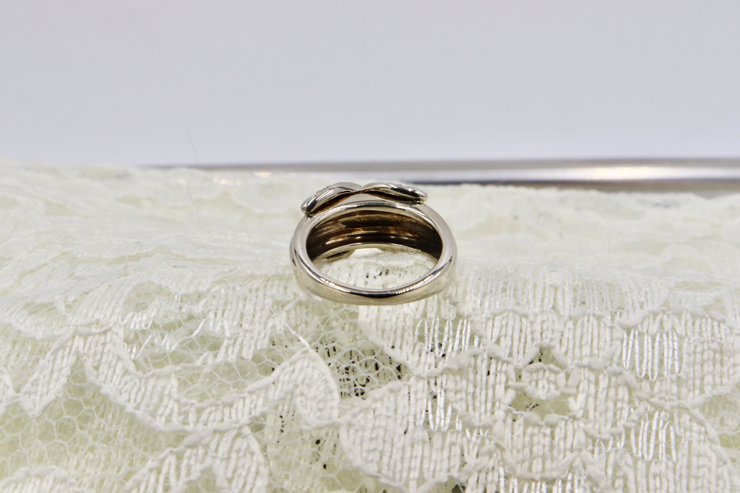 Tiffany & Co. Criss Cross 18k White Gold Round Diamond Ring - Etsy