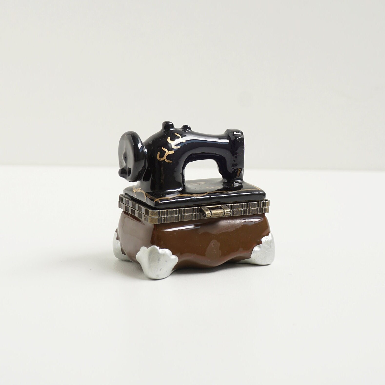 SEWING MACHINE Vintage Porcelain Trinket Box - Etsy