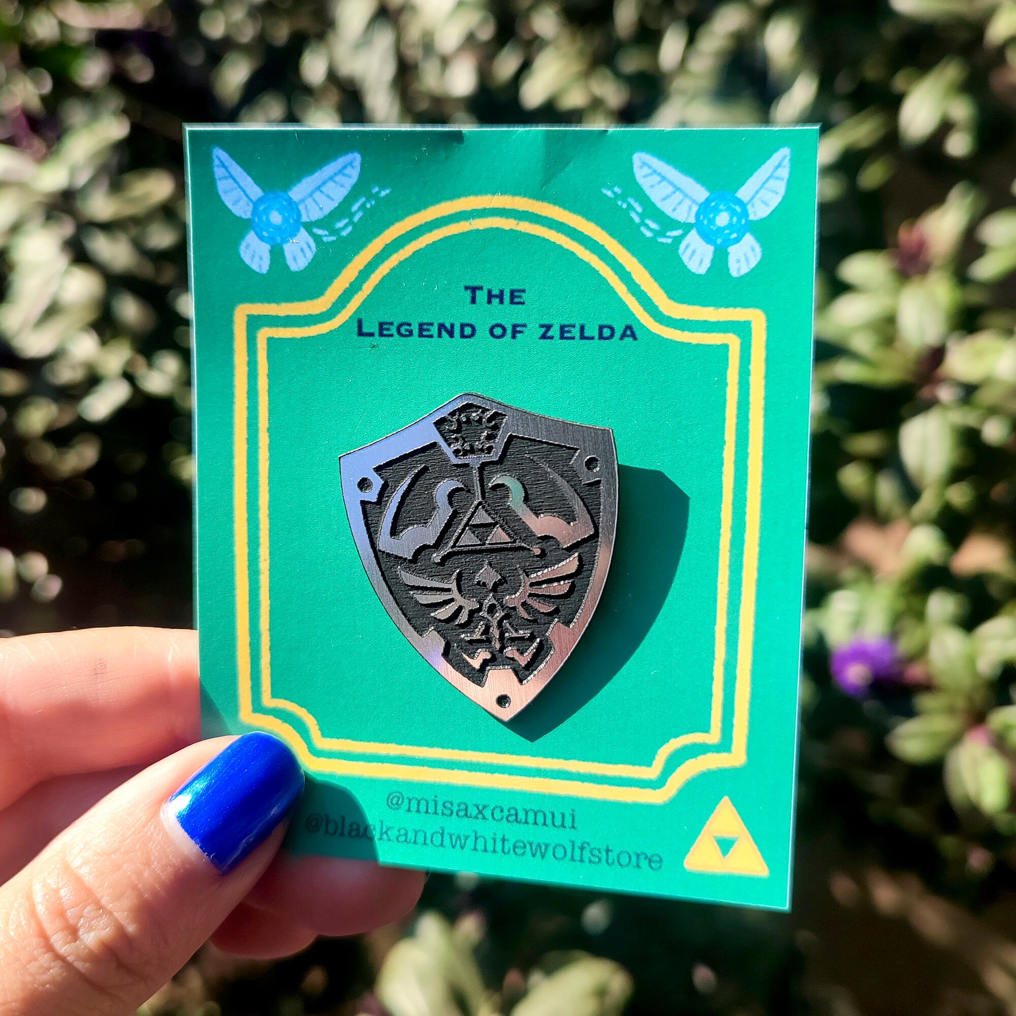 Legend of Zelda: Hylian Shield Pin - Etsy