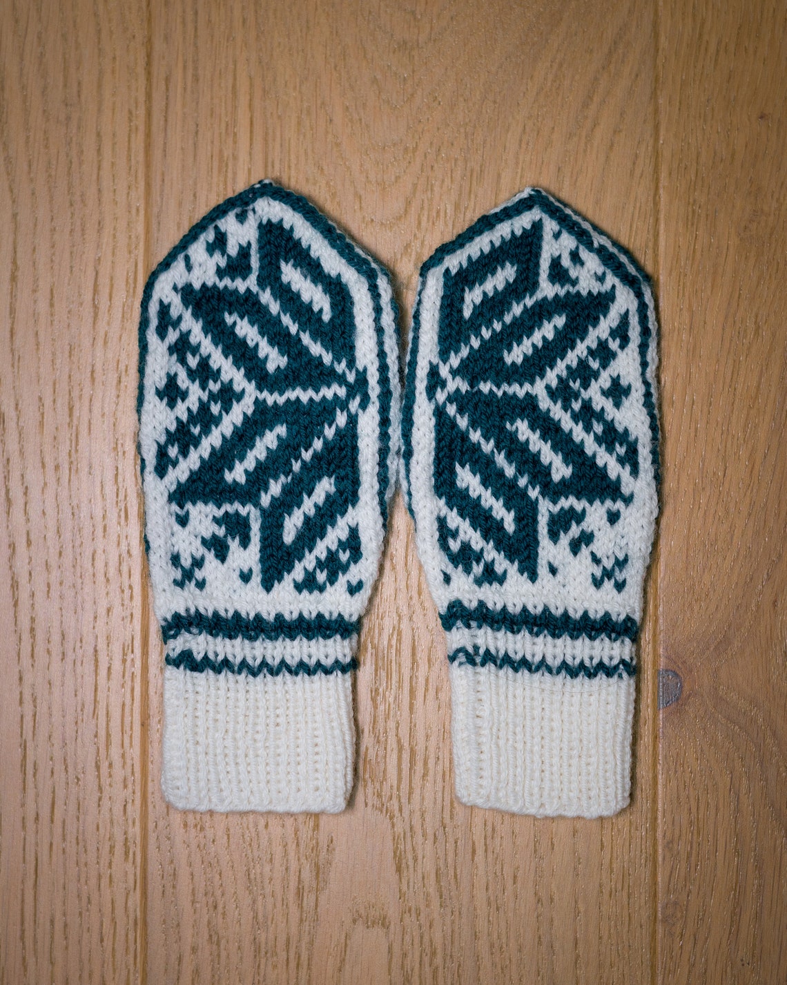 Half Star Mitten Mini - Knitting Pattern - Etsy