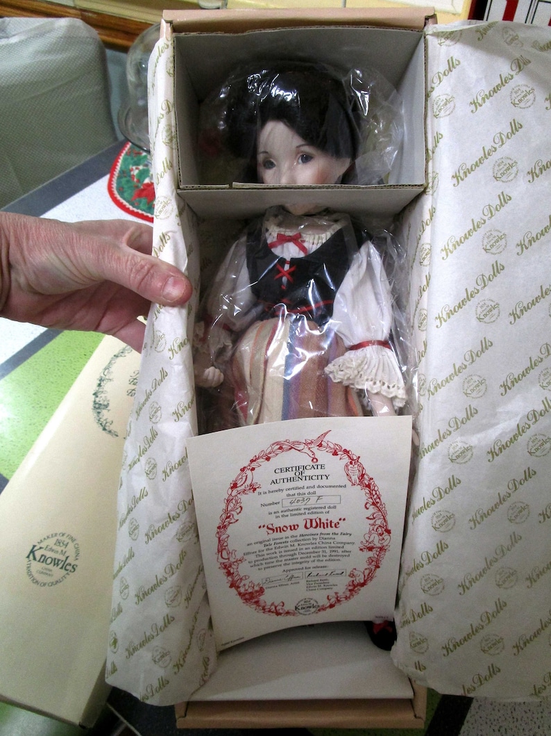1991 Snow White Knowles Doll Porcelain Doll Vintage Dolls - Etsy
