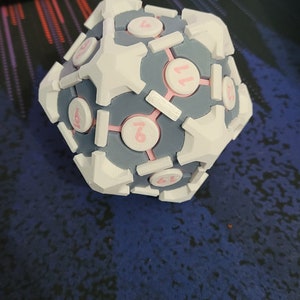Portal Companion Cube D20 Kit - Etsy