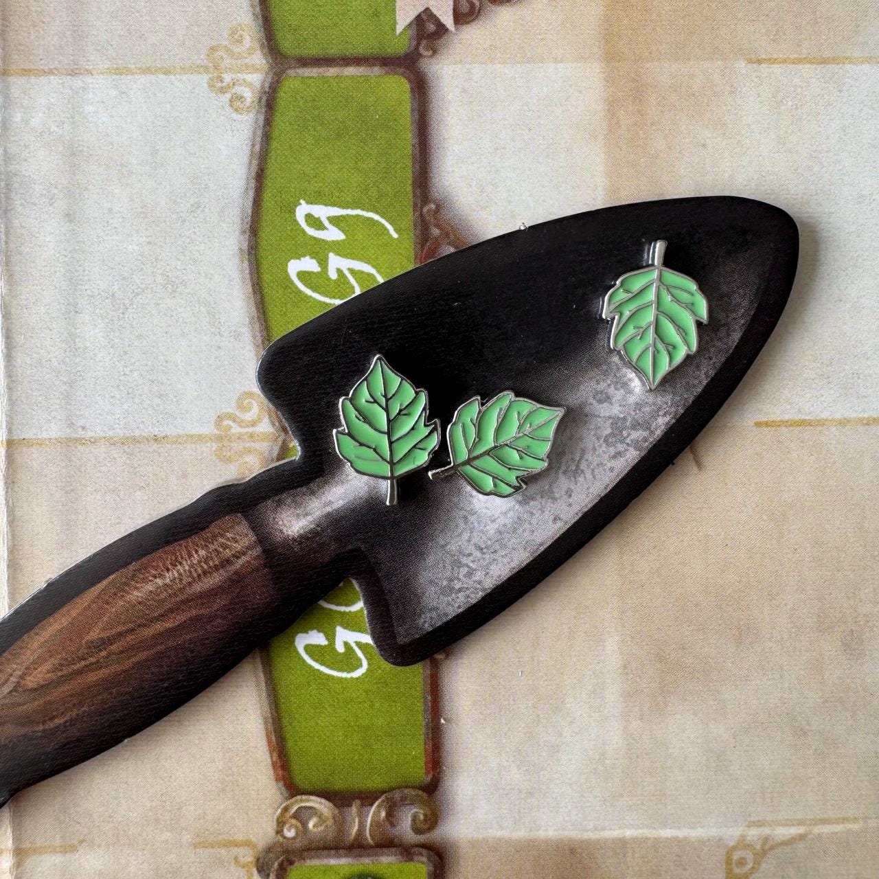 50x Genotype Metal Upgrade Leaf Tokens, Trait Markers, Miniature Green ...