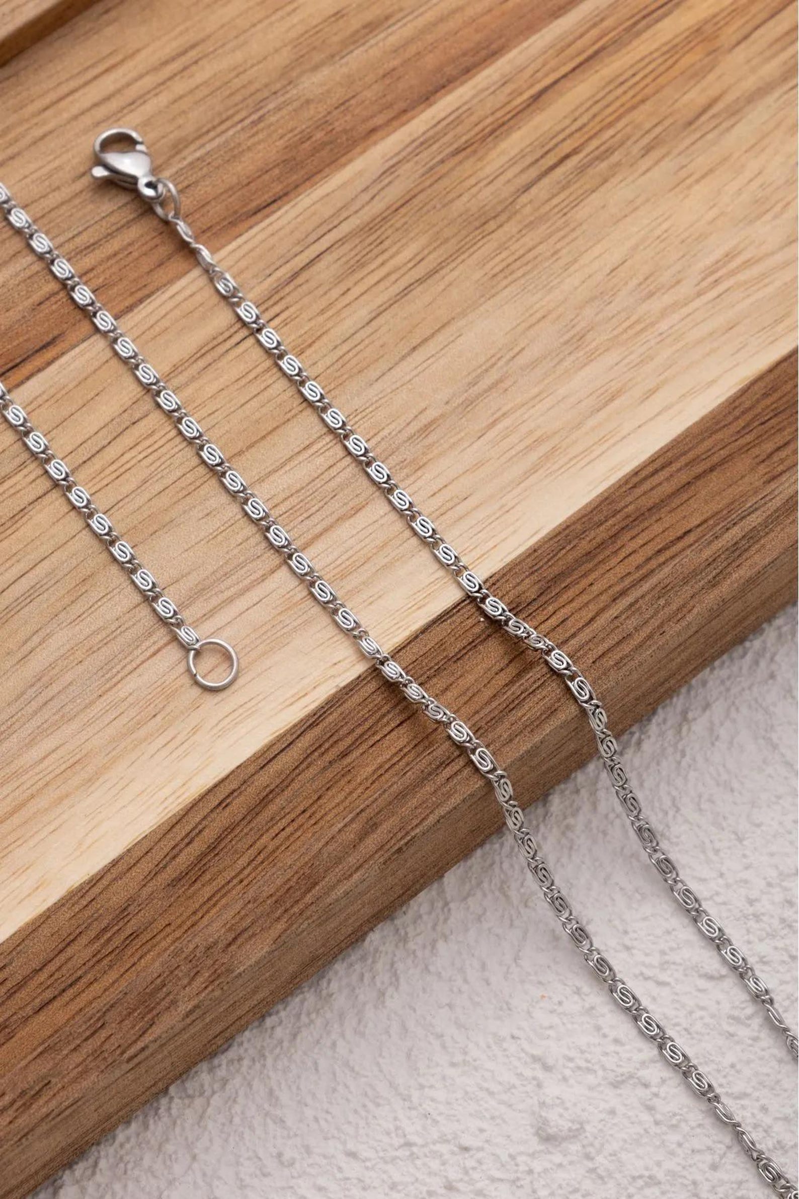 18K Thin Paperclip Model Chain Necklace Miami Thin Minimal Snail ...