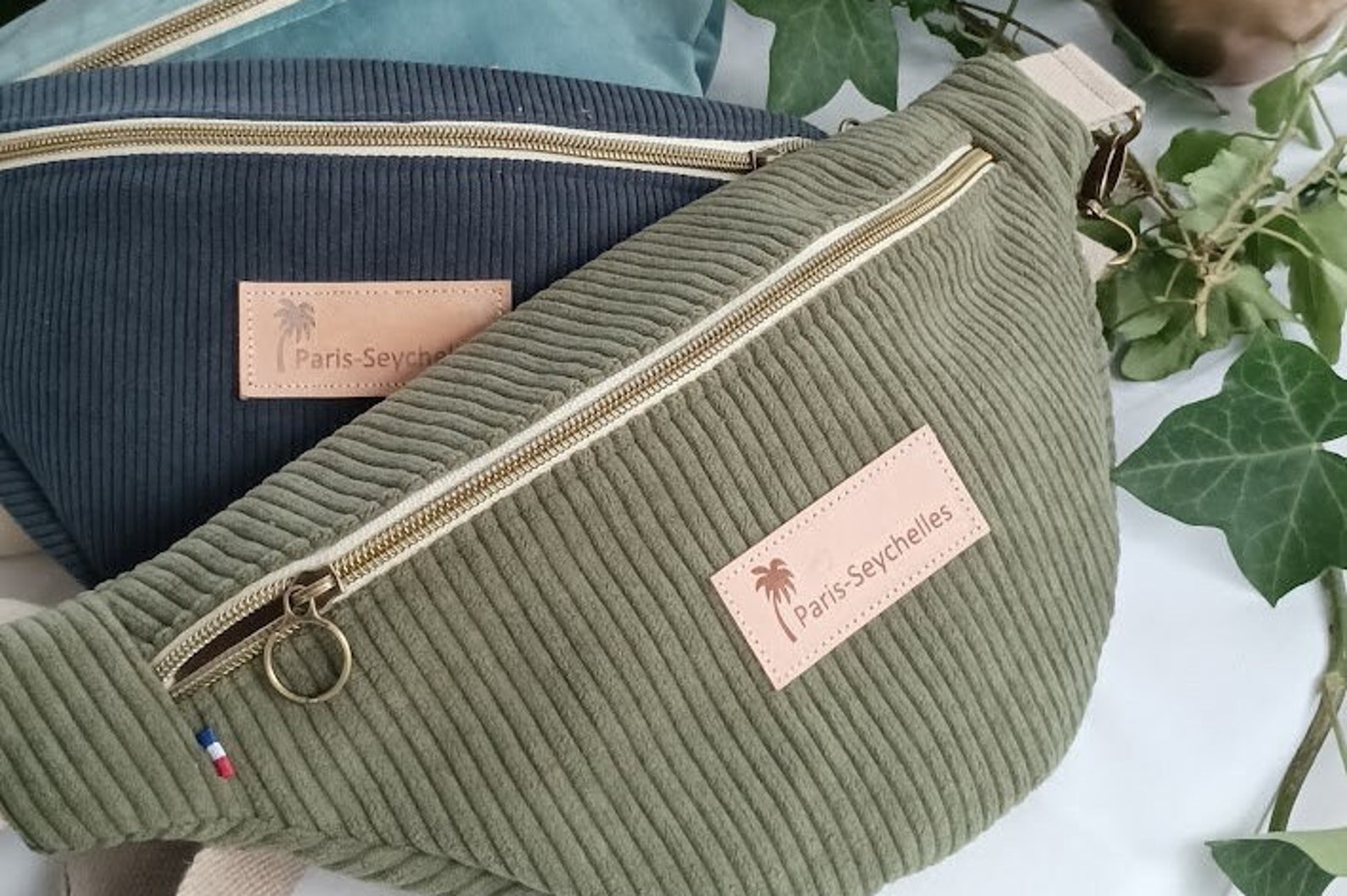 Sac banane en velours côtelé avec une poche exterieure au dos .Tissu ...