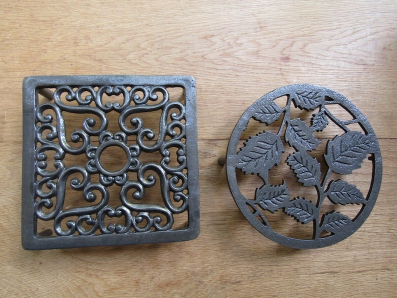 CAST IRON Rustic Vintage Country Cottage Kitchen TRIVET Hot Plate Stand ...