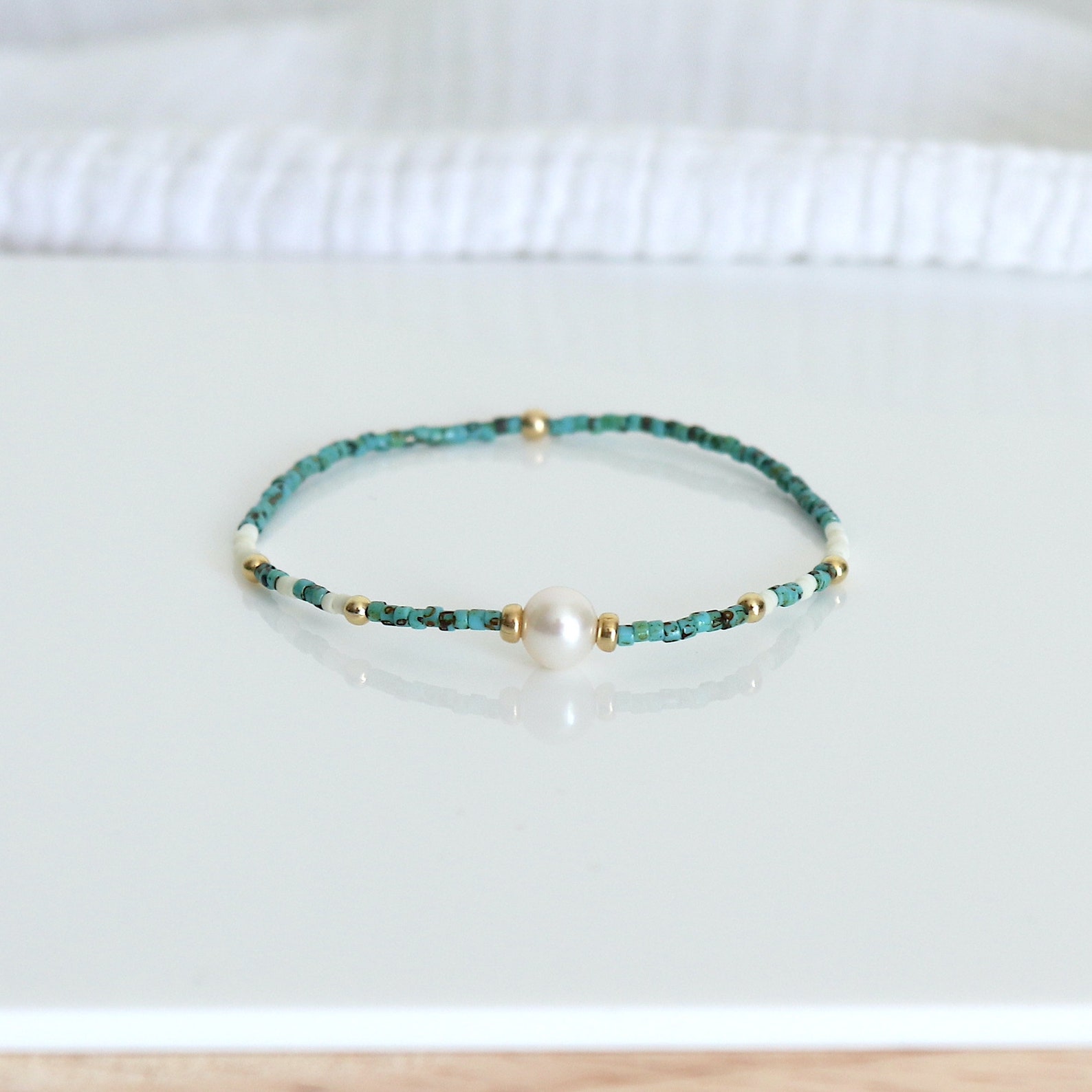 Bracelet fin élastique perle d'eau douce et perles miyuki turquoises ...