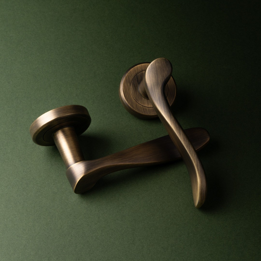 Verdum Lever on Rose, A Pair of Door Handles Classic Scroll Lever ...