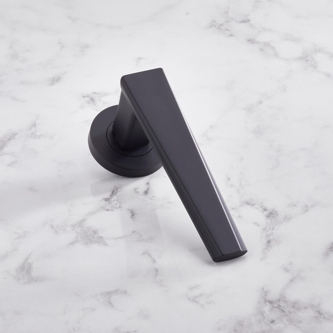 Aerodynamic Contour Door Handle With Tapered End , Quality and Beauty ...