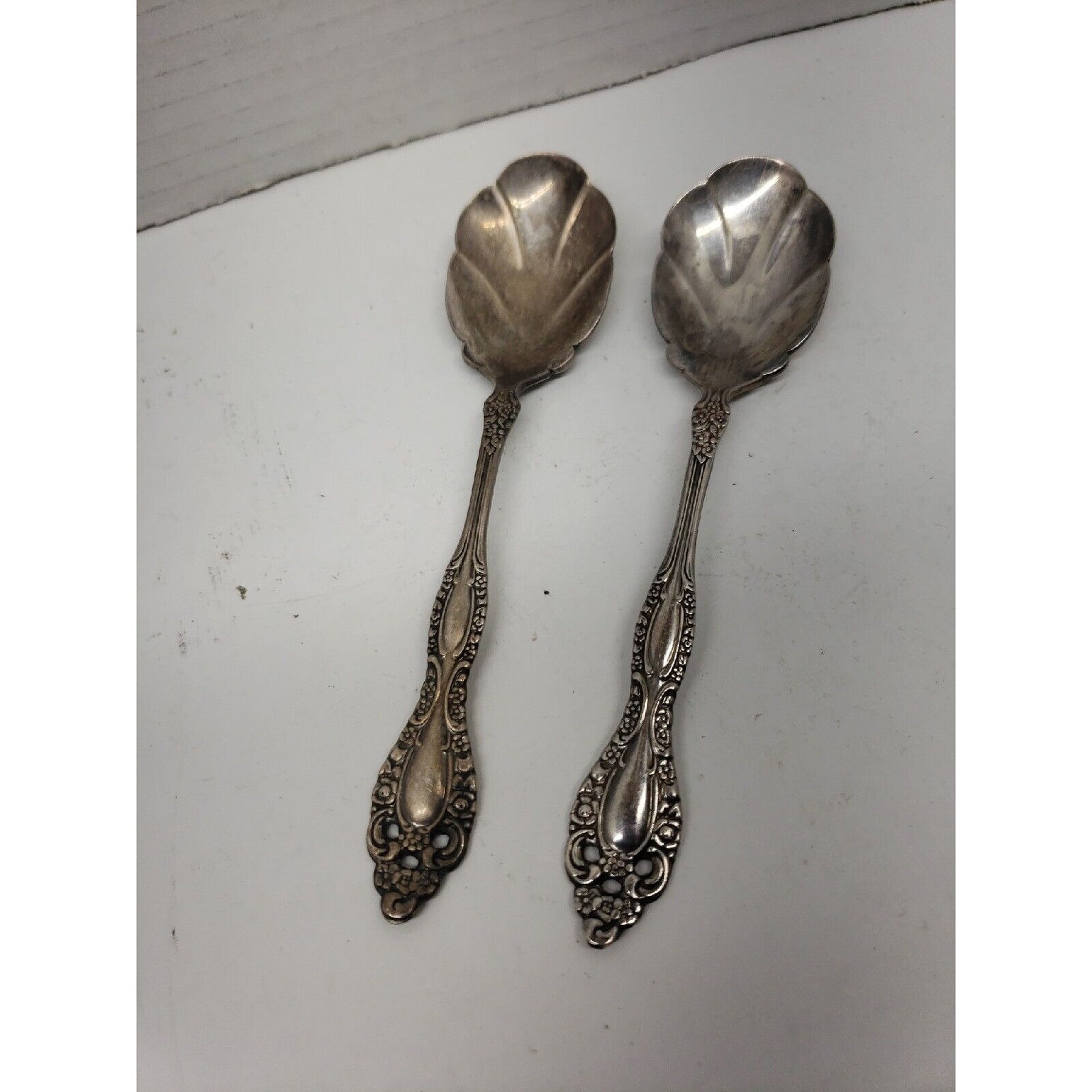 Pair Oneida Victorian Classic Silverplate Spoons 1881 Rogers Ltd Vtg ...