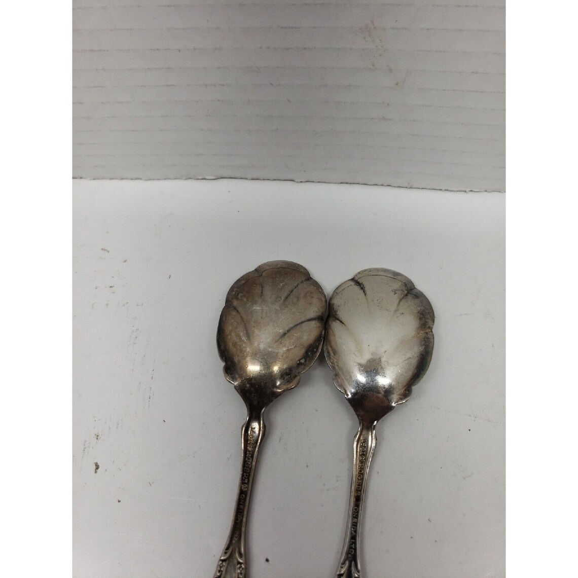 Pair Oneida Victorian Classic Silverplate Spoons 1881 Rogers Ltd Vtg ...