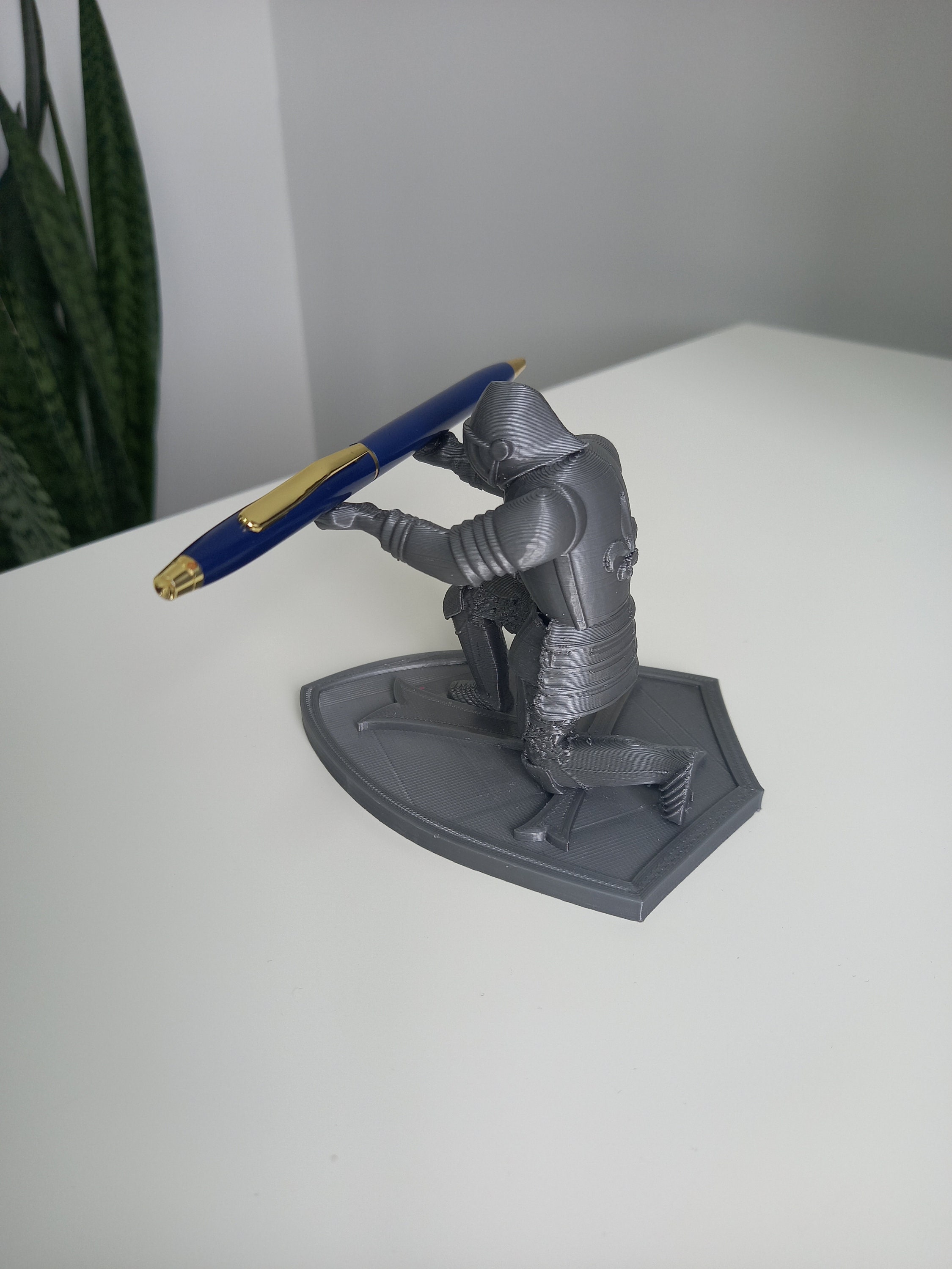 Knight Pen Holder Silver Knigth for Desk Accessory 3D Printed Knight ...
