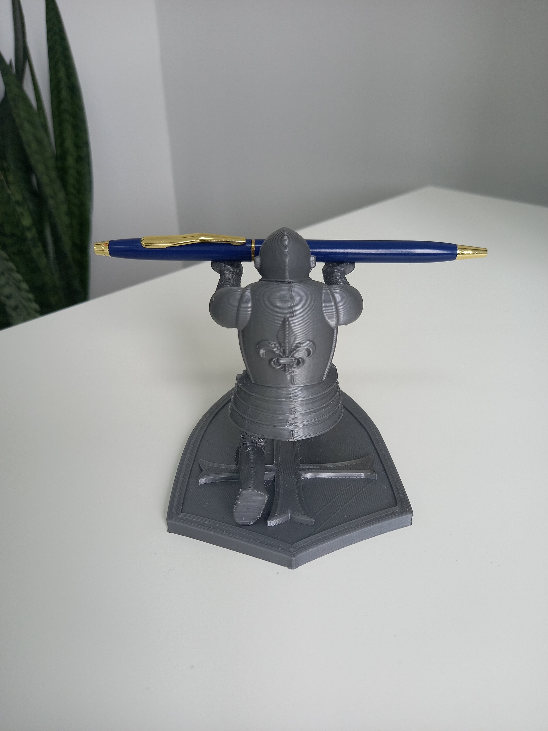 Knight Pen Holder Silver Knigth for Desk Accessory 3D Printed Knight ...