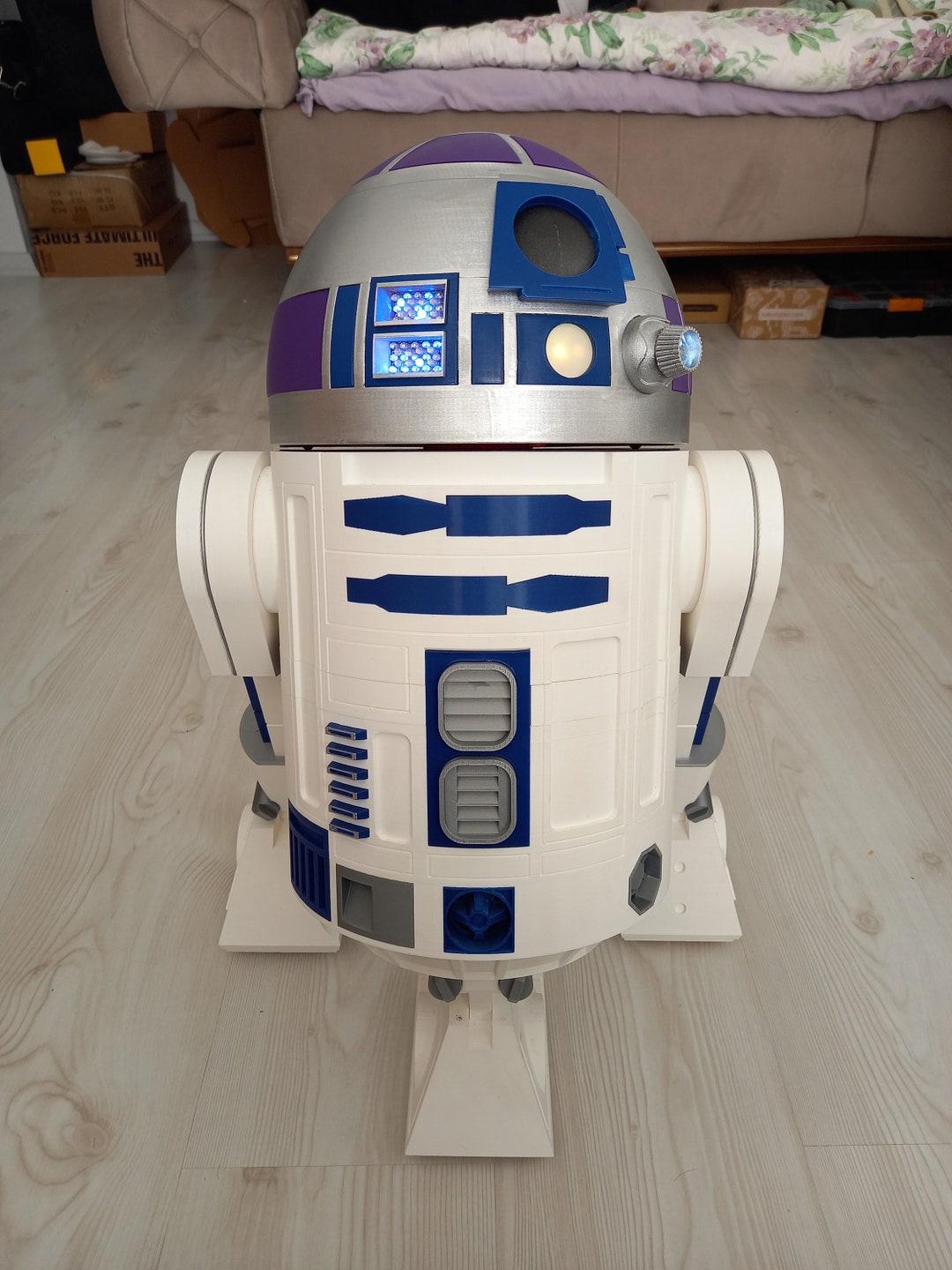 R2-D2 Droid Remote Control 3D Character 3D Sculpture Movie Character ...