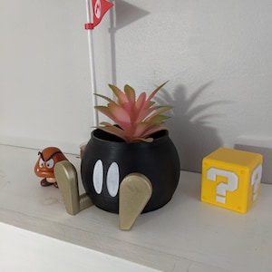 Super Mario Bomb-omb Desktop Succulent Planter - Etsy