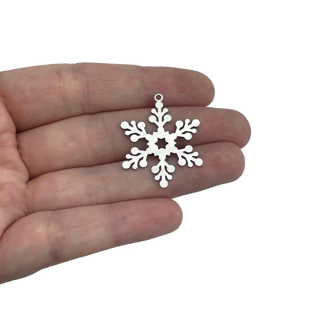 26x32mm Stainless Steel Snowflake Charm, Laser Cut Snowflake Pendant ...