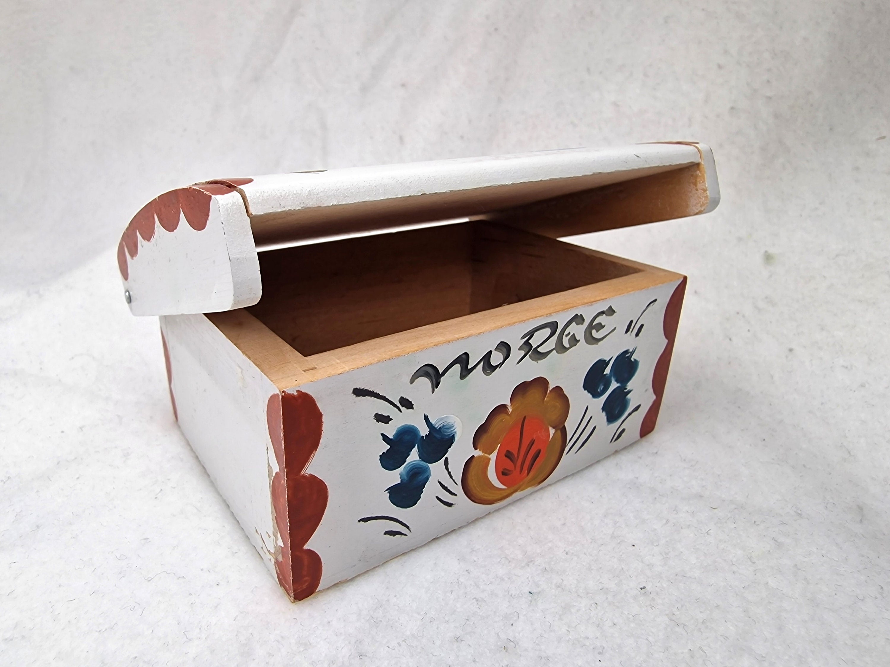 Norwegian Traditional Rosemaling Rose Painted Wooden Box. Hinged Lid ...