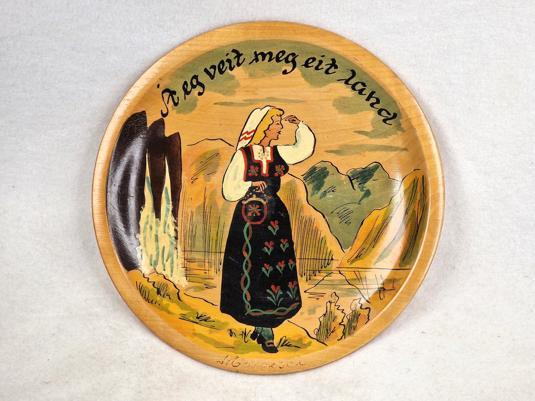 Vintage Painted Wooden Plate. Traditional Norwegian Folk Motif. Å Eg ...