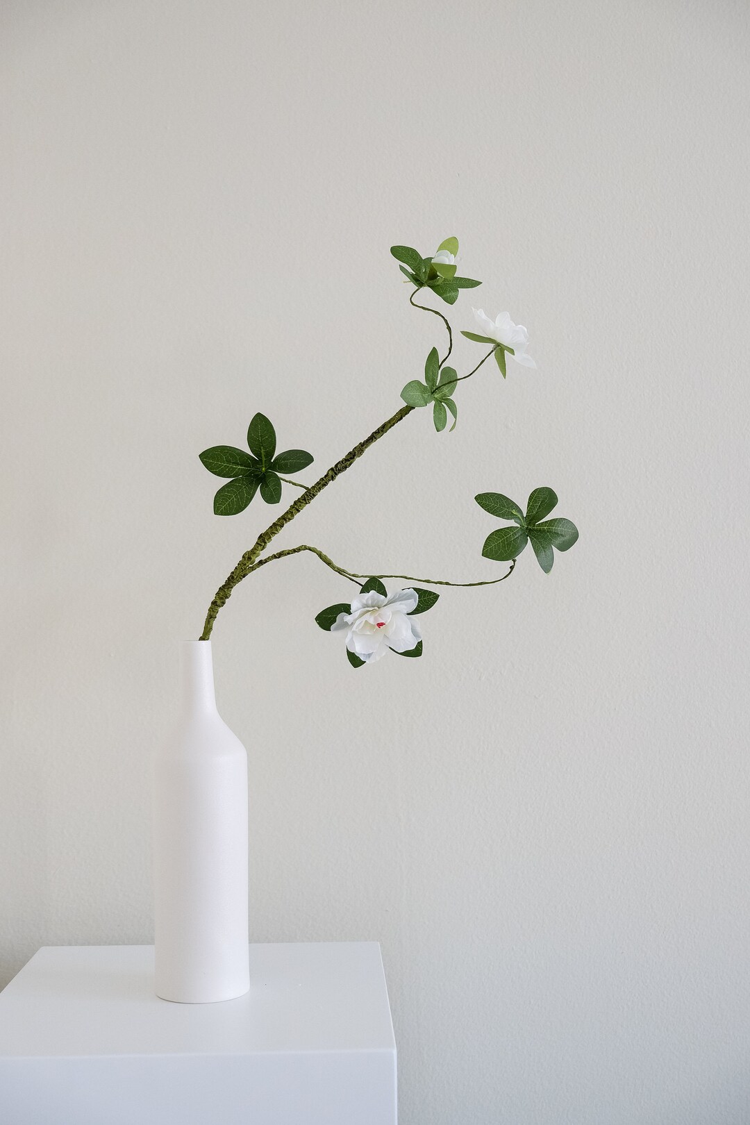 White Vase,simple and Versatile Vase, Vintage Vase - Etsy