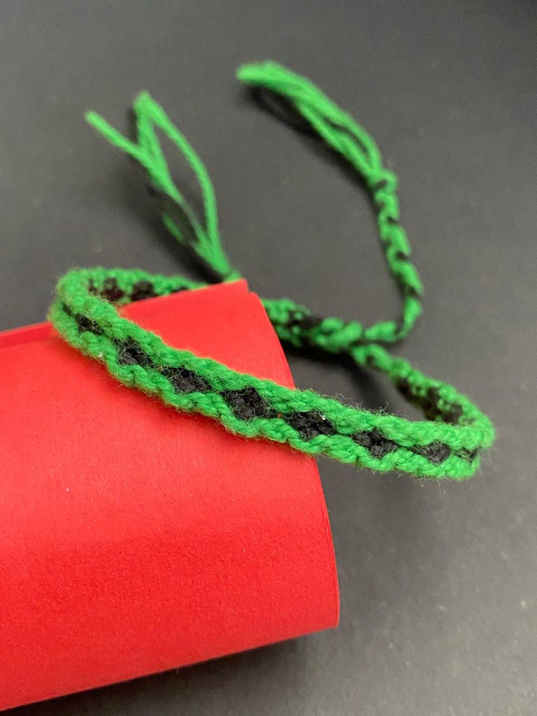 Macrame Bracelet Tutorial and Braid Pattern - Diamond Pattern ...