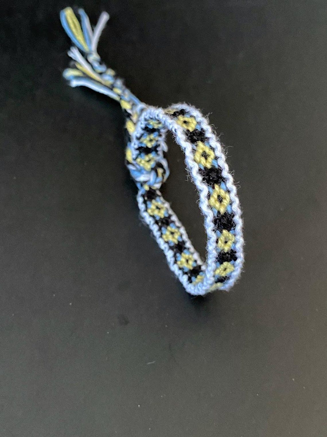 Macrame Bracelet Tutorial and Braid Pattern - Yellow Chamomile ...