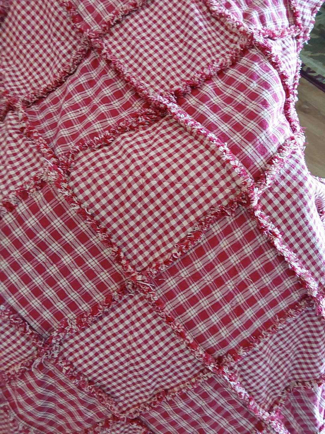 RED Quilted Rag Quilt, Homespun Quilted Rag Quilt, Raggedy Quilt - Etsy