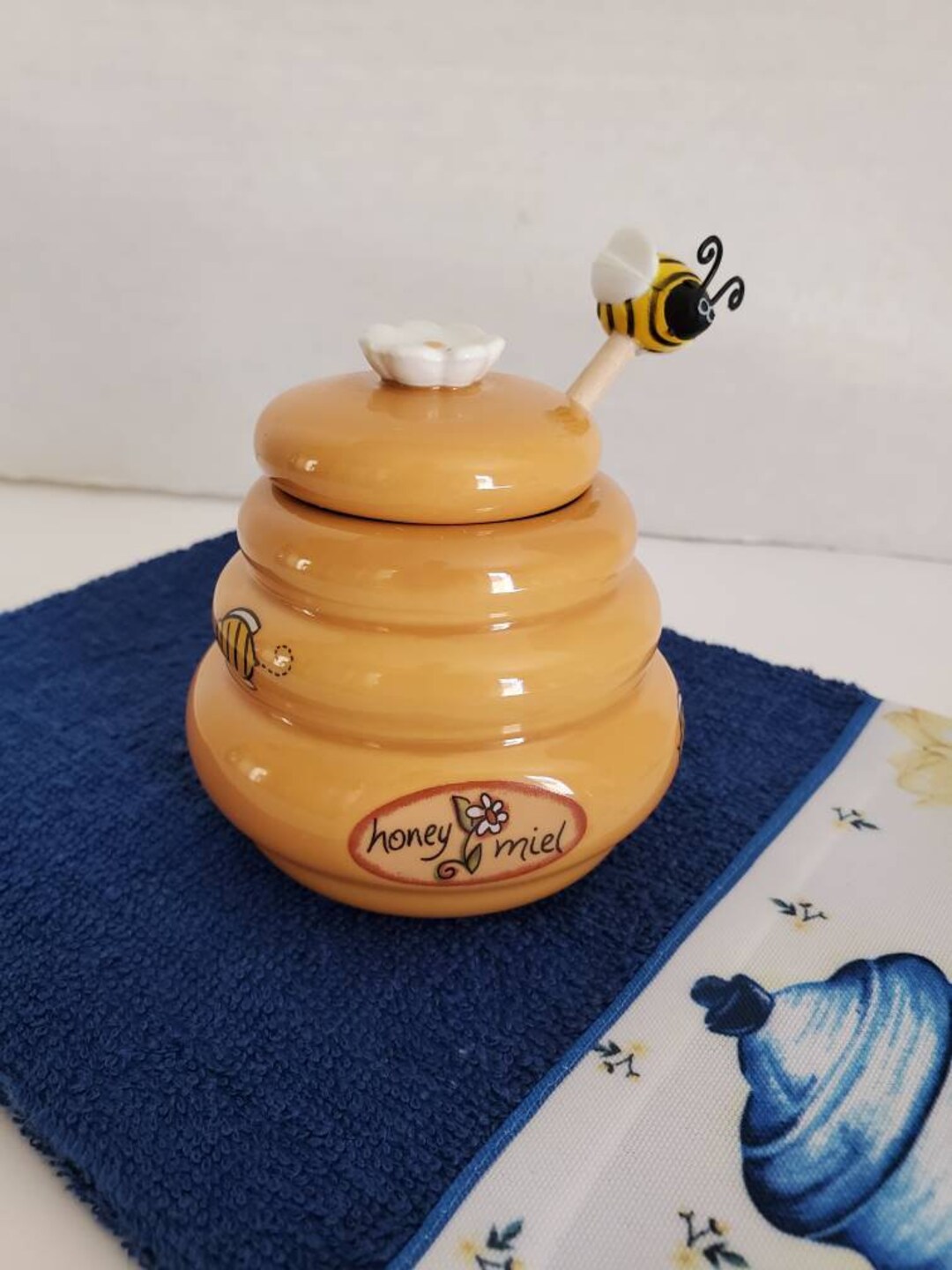 Vintage Ceramic Small Yellow Beehive Shaped Honey Pot and Lid With Wood ...