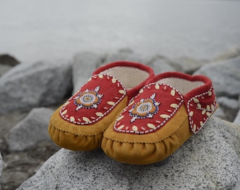 Handmade Moccasins | Indigenous Maker | Moccasins | Hi-top Moccasins ...