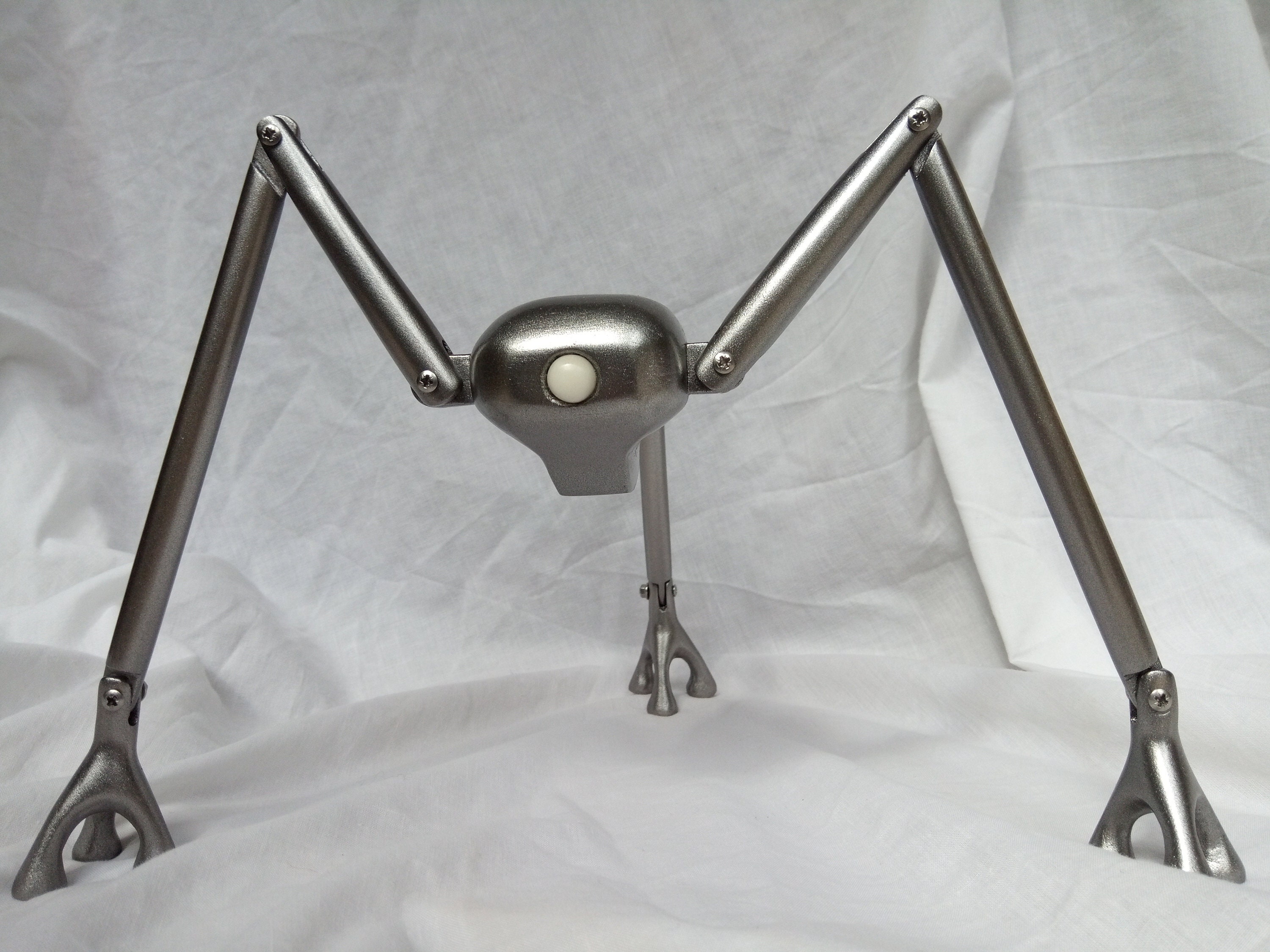 War Of The Worlds Tripod Paper Model
