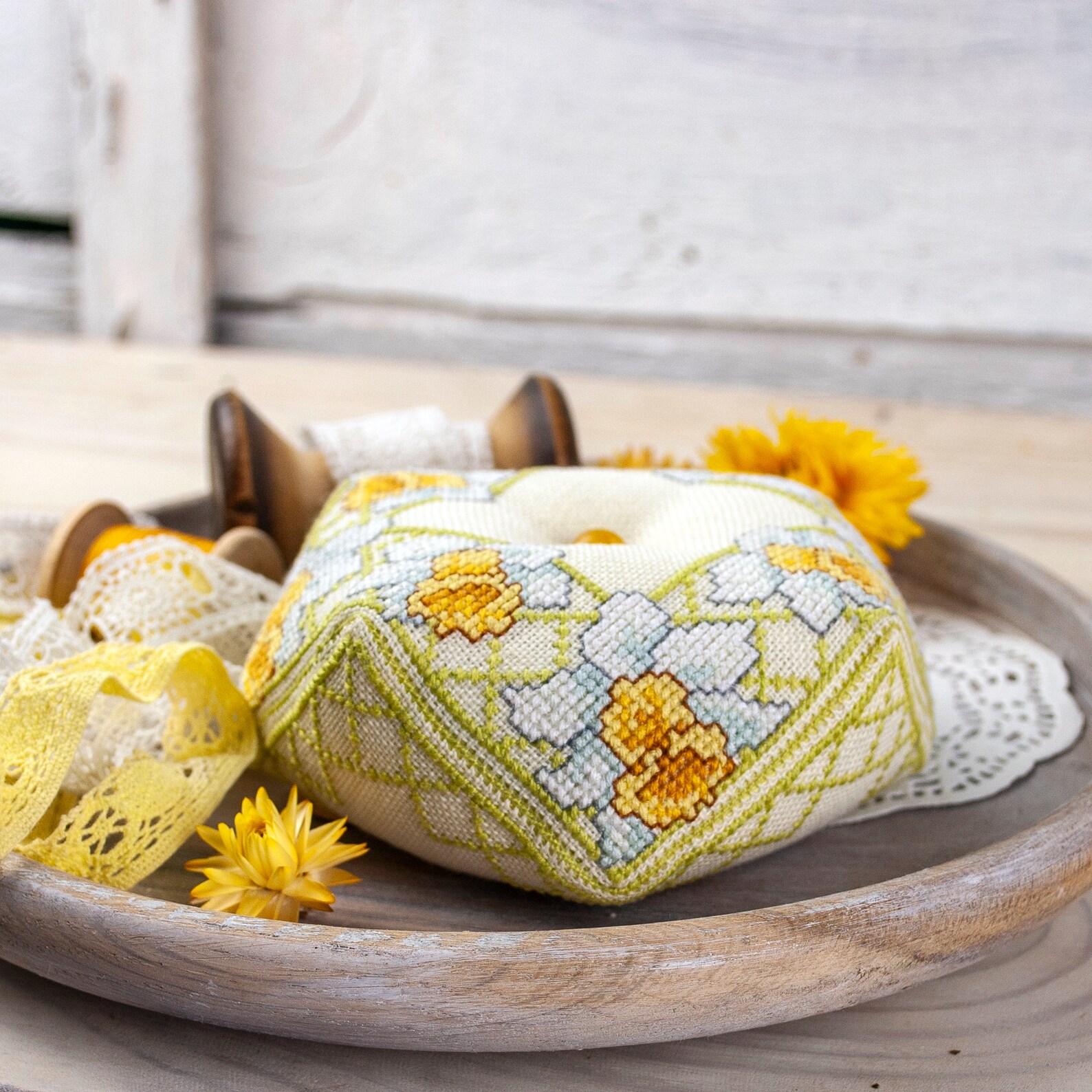 Cross Stitch Biscornu Pattern Delicate Daffodils From Garden of Spring ...