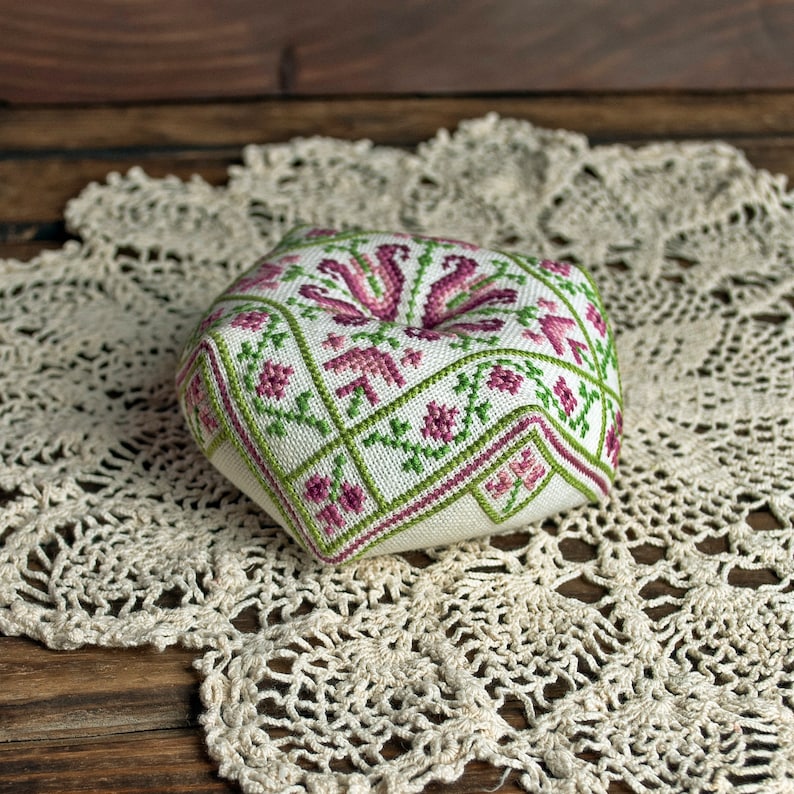 Cross Stitch Pattern Vintage Sampler-style Mauve Spring - Etsy