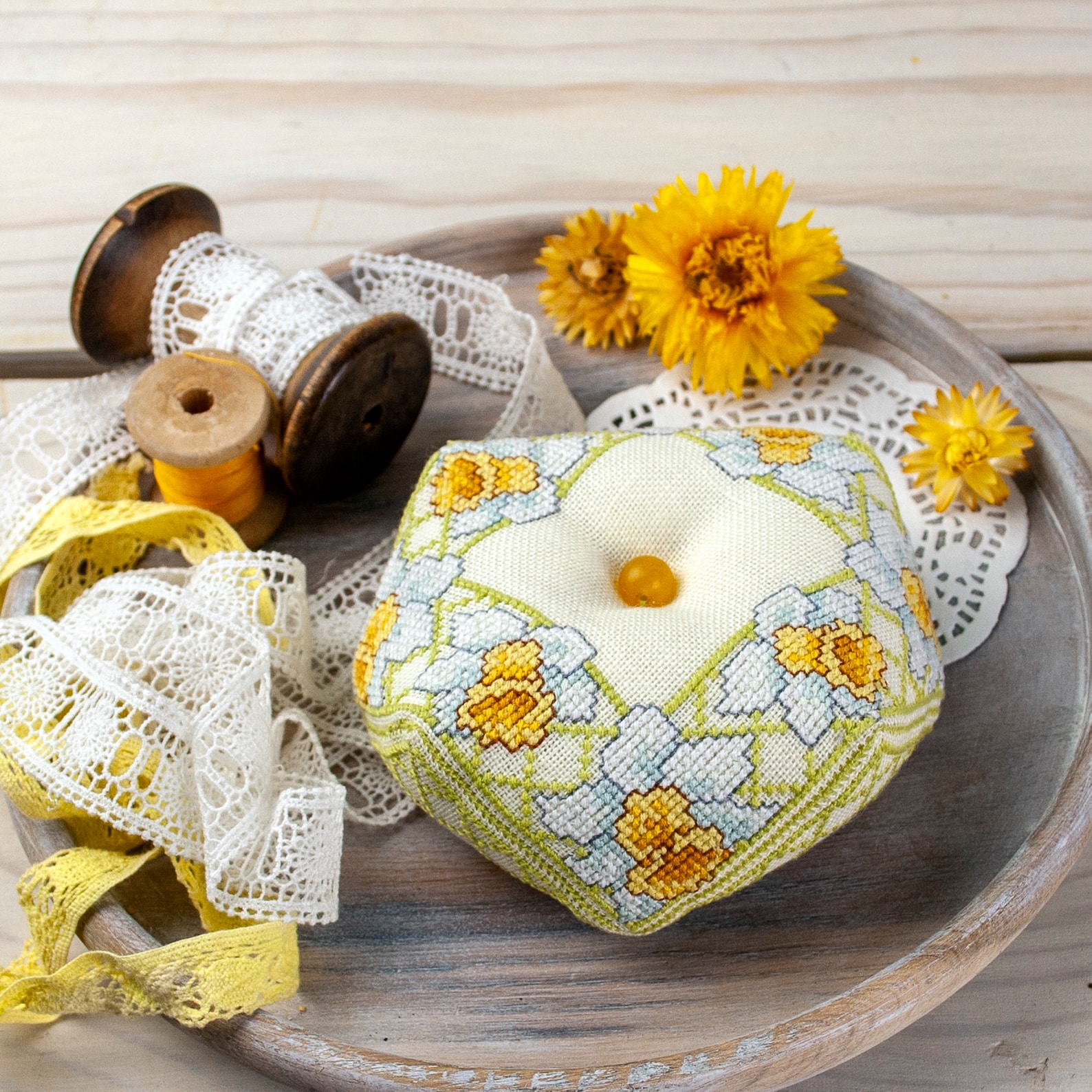 Cross Stitch Biscornu Pattern Delicate Daffodils Pincushion PDF ...