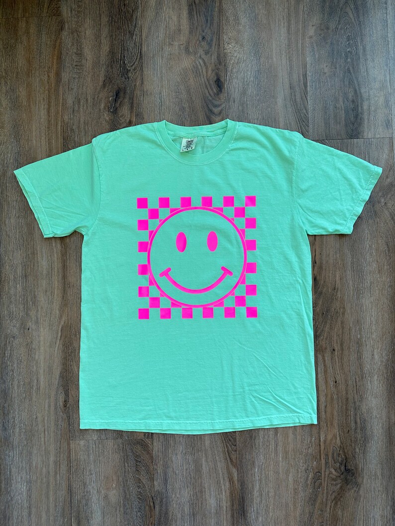 Checkered Smiley T-shirt - Etsy