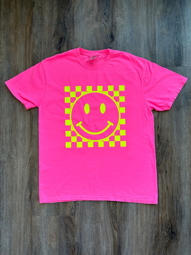Checkered Smiley T-shirt - Etsy