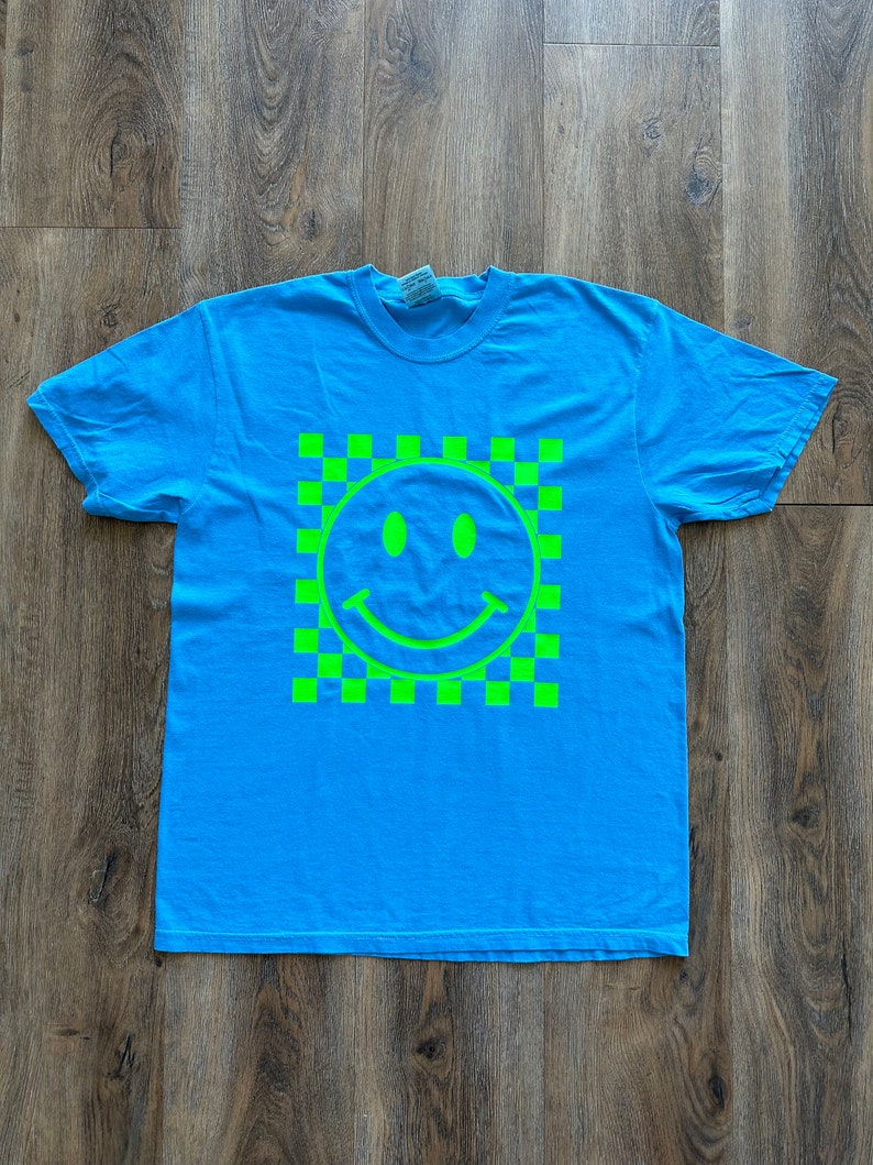 Checkered Smiley T-shirt - Etsy