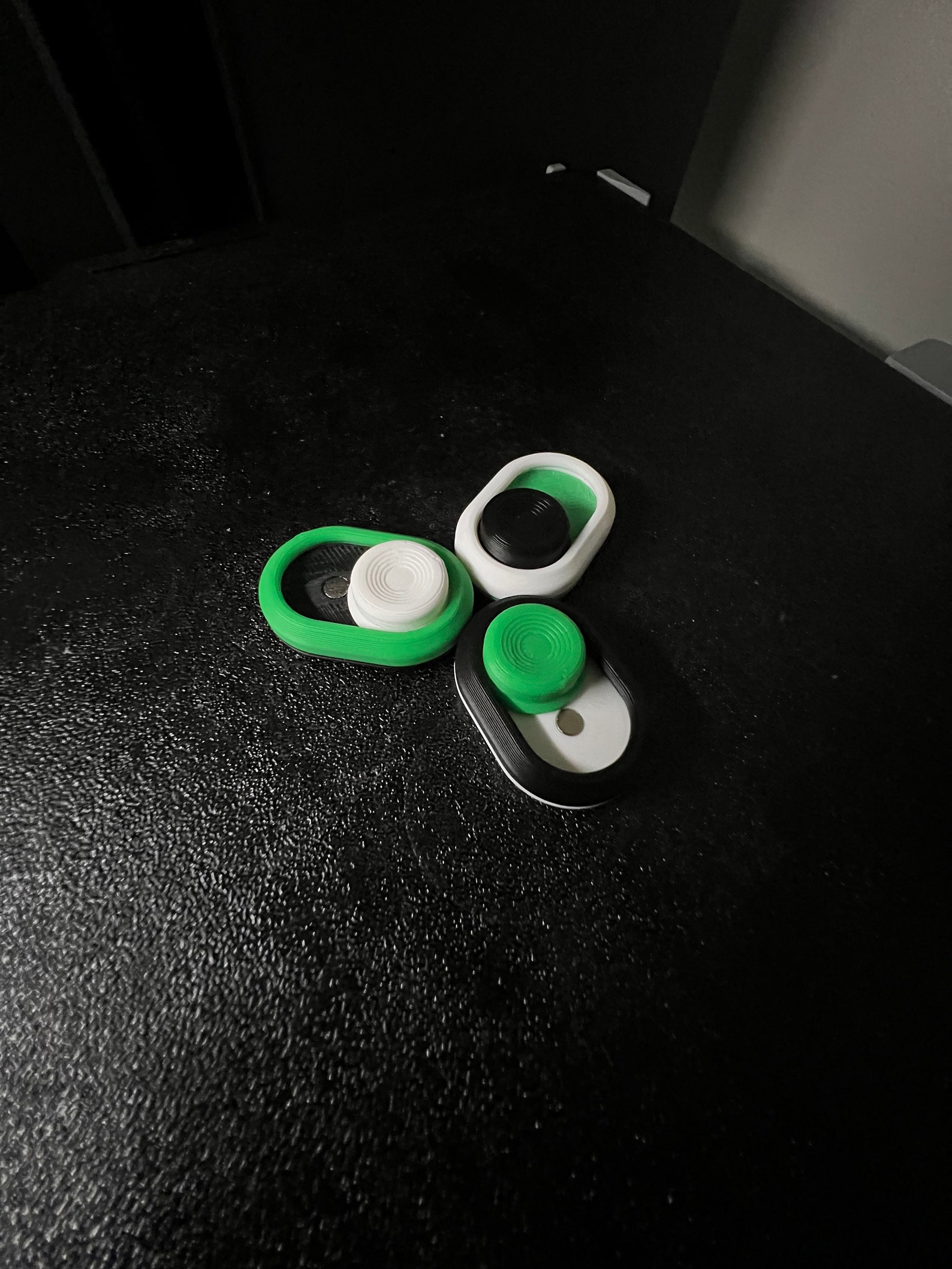 Small Clicking Sensory Toy | 3d-printed Fidget Tool for Anxiety - Etsy